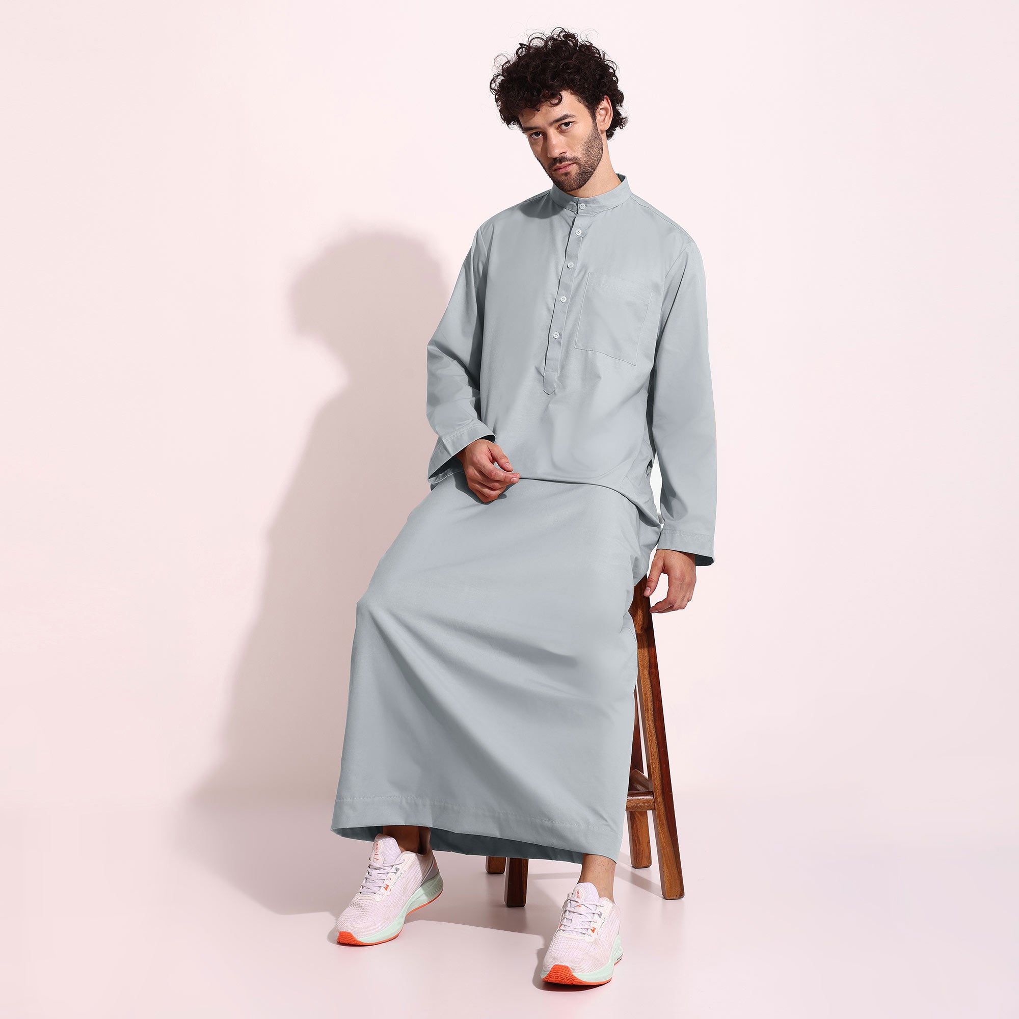Arabic Dress for Men: Effortless Style and Comfort - Kaftan.ae